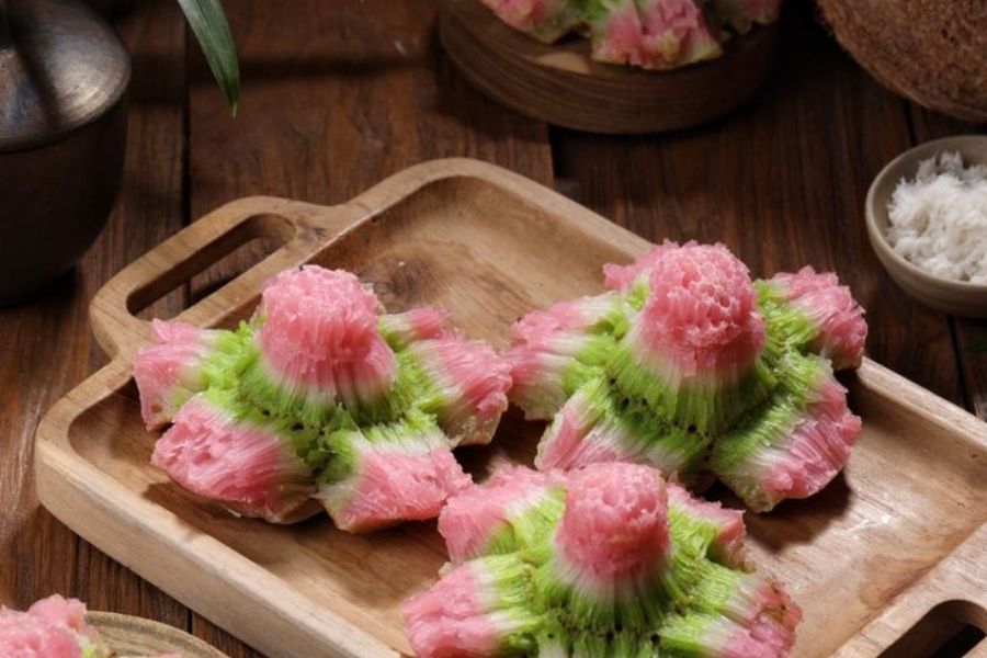 Kue Bikang Basah Buk Mus, Jajanan Tradisional Favorit Takjil dan Lebaran