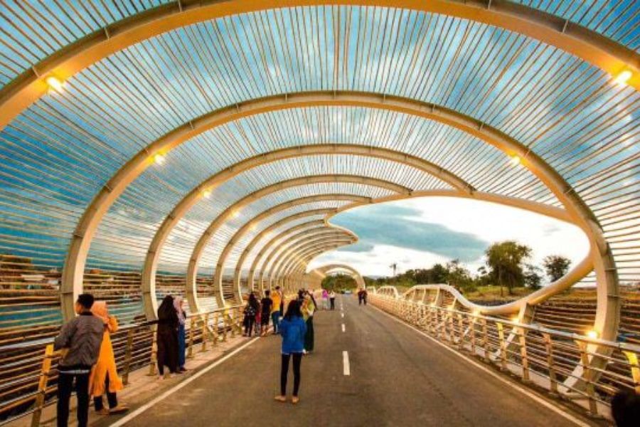 Menikmati Pesona Pantai Marina Boom Banyuwangi: Surga Wisata di Ujung Timur Jawa