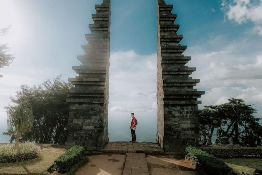 Menjelajahi Keindahan Mistis Candi Cetho Tawangmangu
