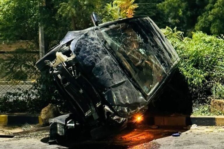 Mobil Terperosok ke Jurang di JJLS Gunungkidul, Sopir dan Penumpang Alami Luka-luka