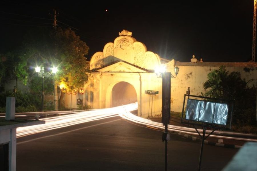 Plengkung Gading Ditutup Total: Kebijakan Konservasi yang Menuai Pro ...