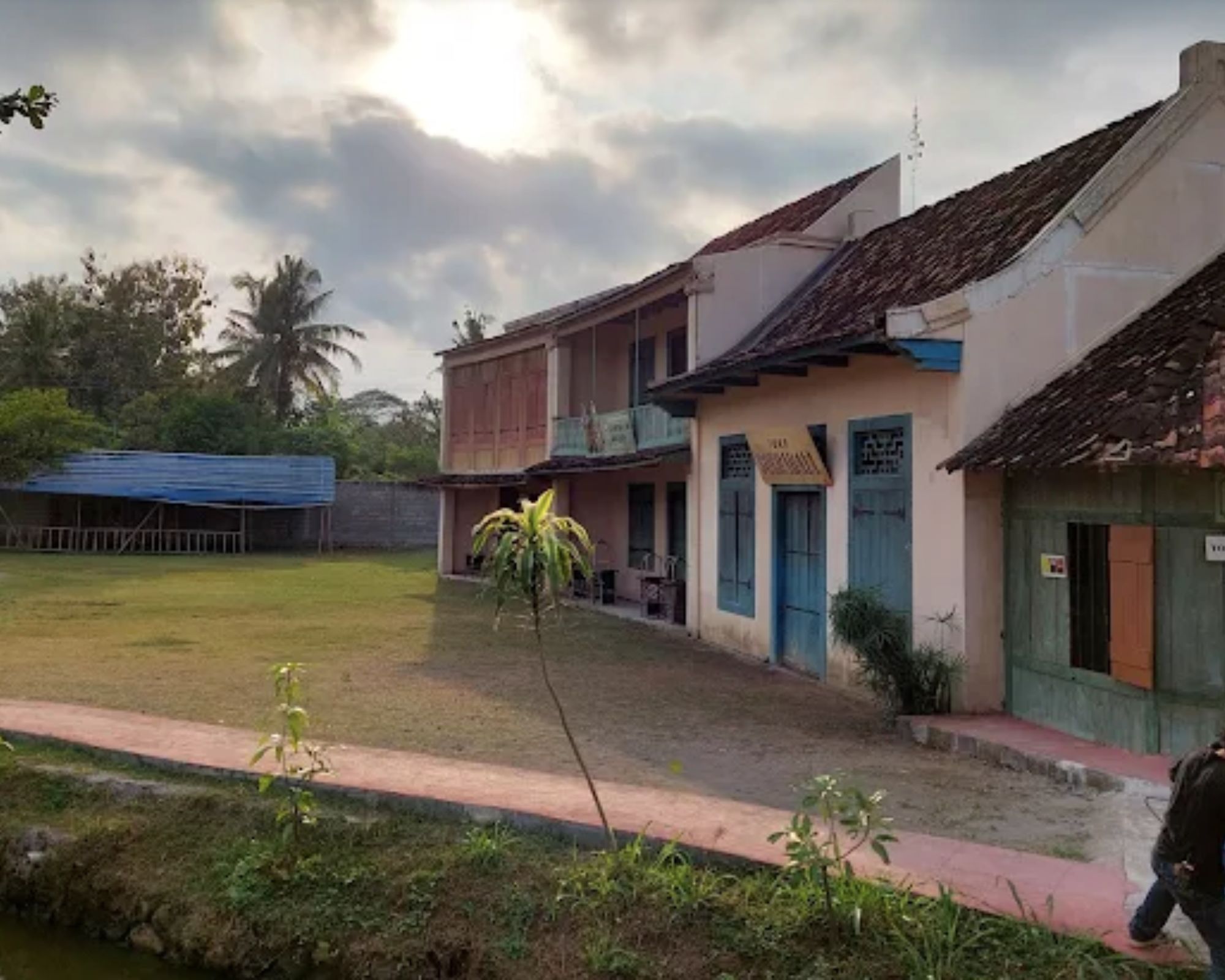 Menjelajahi Studio Alam Gamplong, Wisata Jogja dengan Bangunan Klasik yang Disebut Mini ...